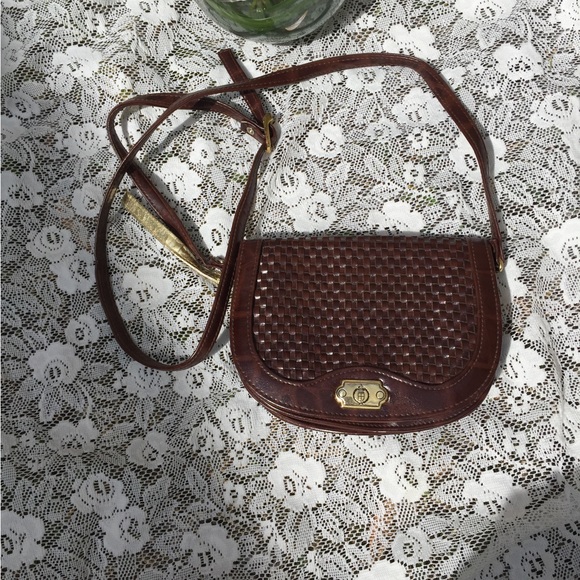 Vintage | Bags | Vintage Crossbody Faux Leather Woven Brown Purse ...